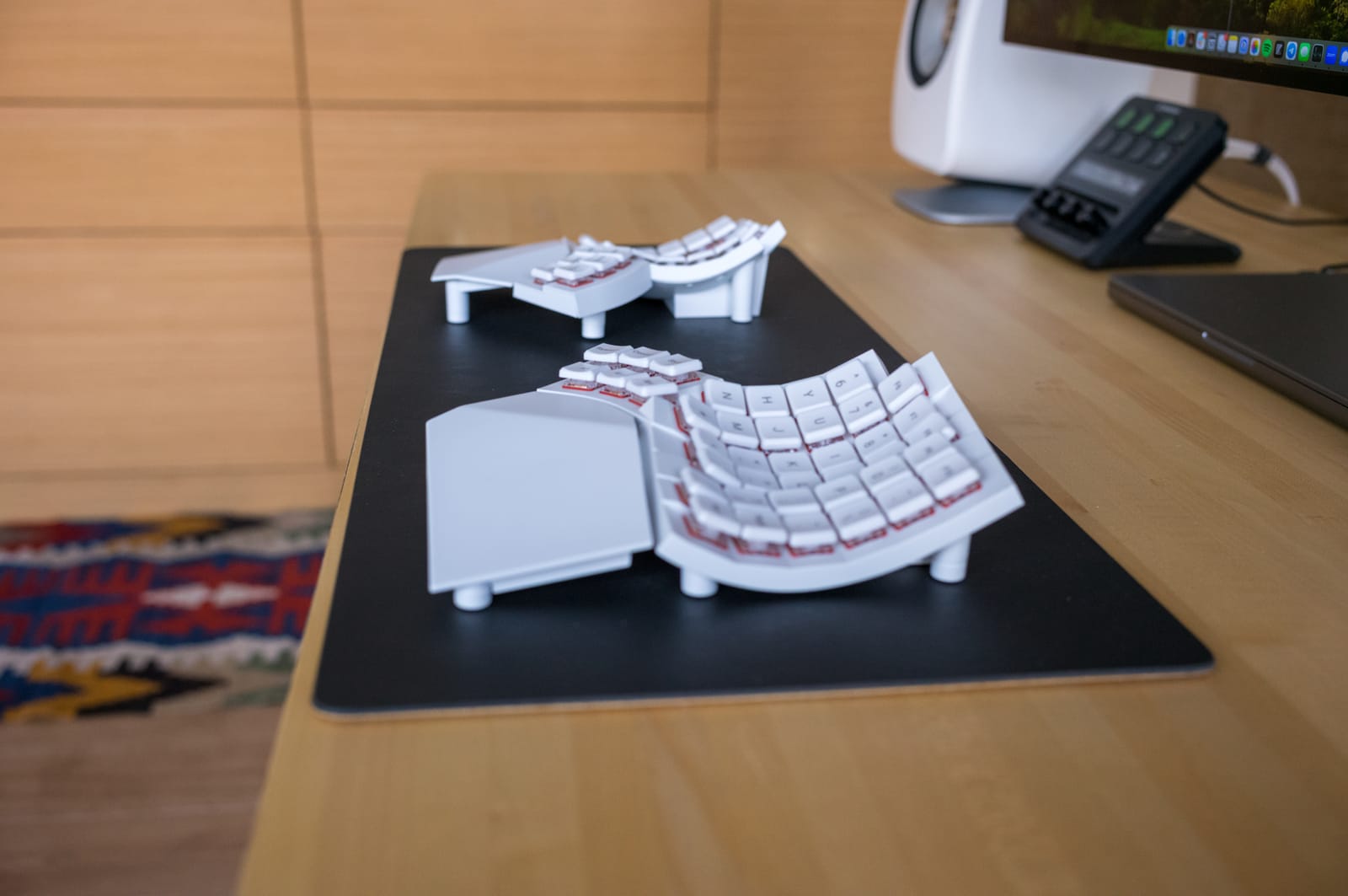 Review of the MoErgo Glove80 keyboard