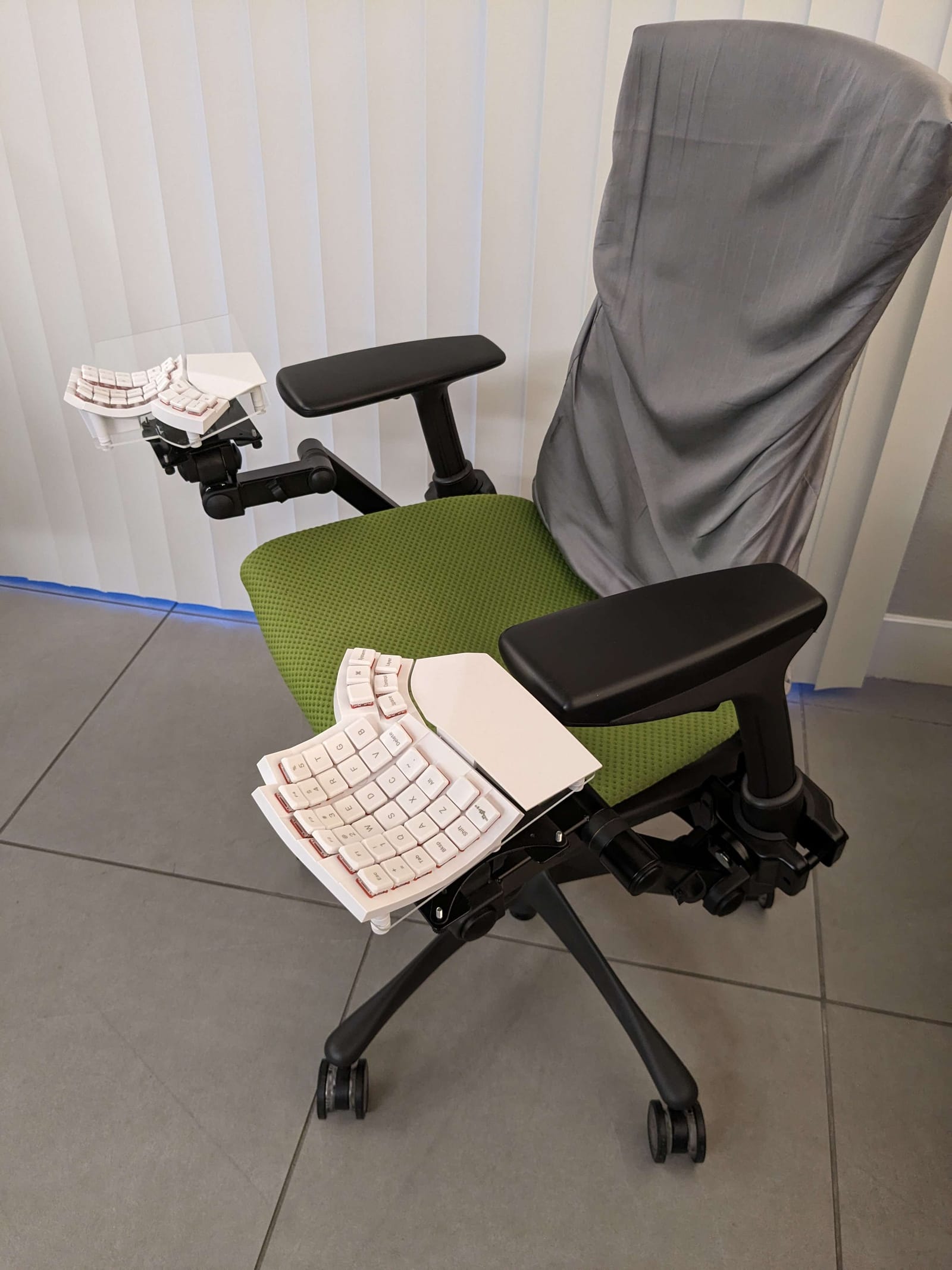 Review of the MoErgo Glove80 keyboard