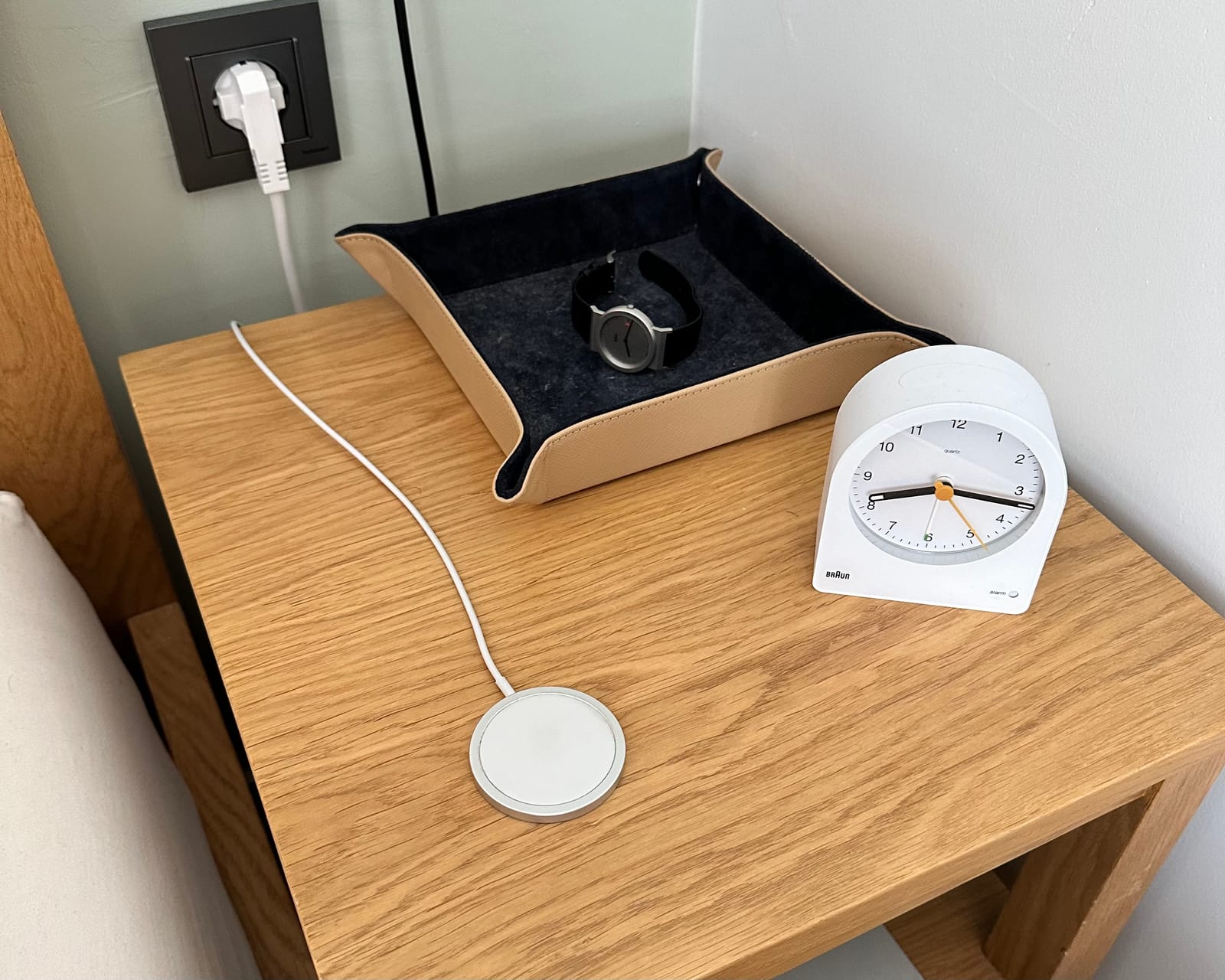 How I Designed a Dieter Rams inspired iPhone Dock