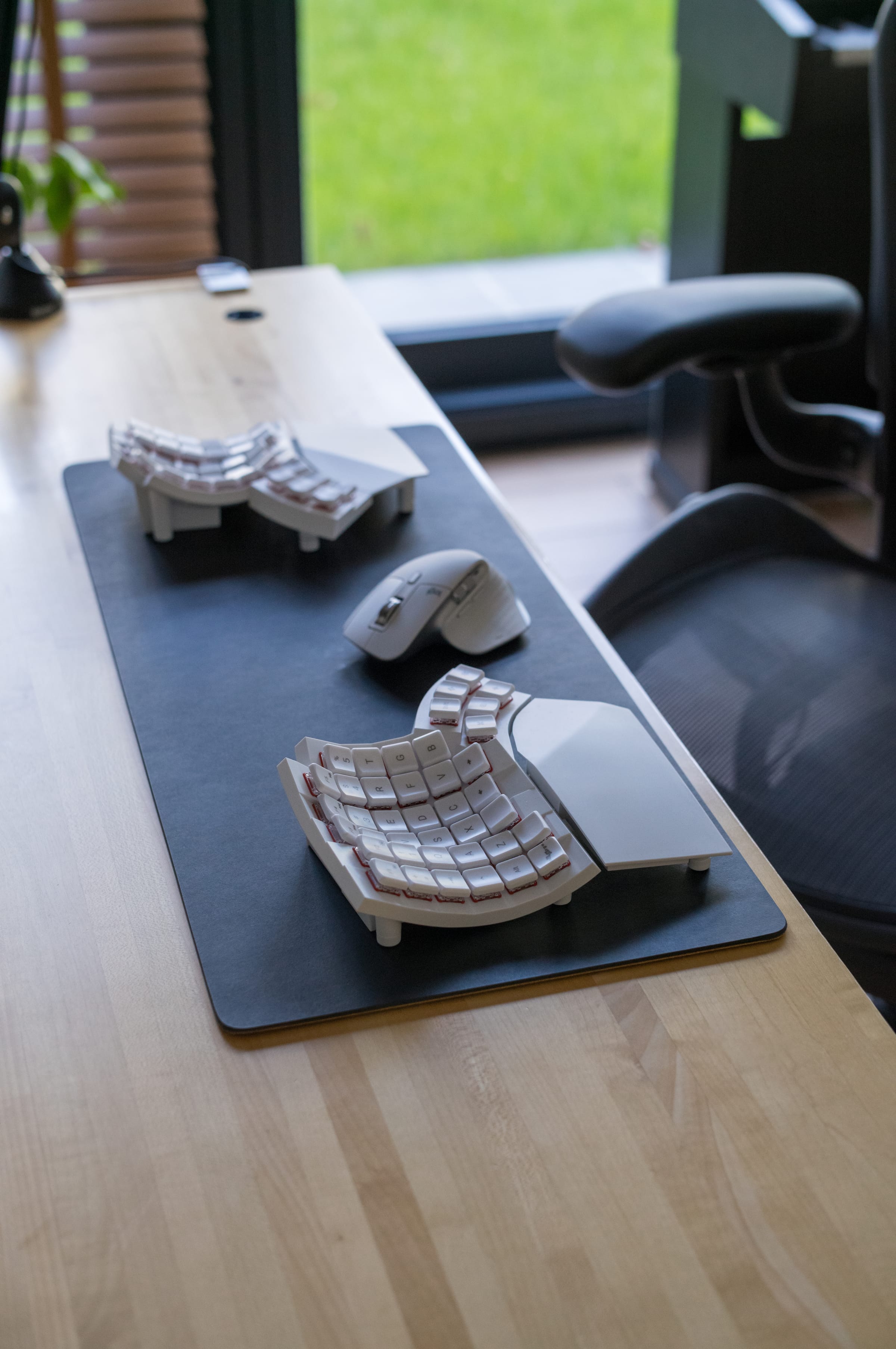 Review of the MoErgo Glove80 keyboard