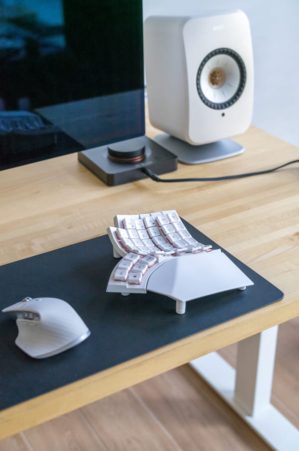 Review of the MoErgo Glove80 keyboard